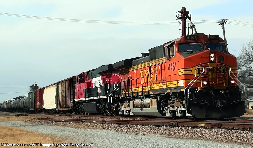 BNSF 4461